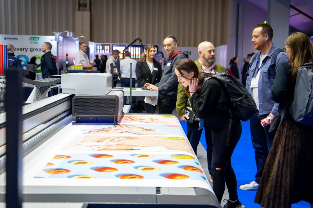 Sign and Digital UK brings face-to-face business back to the industry ...